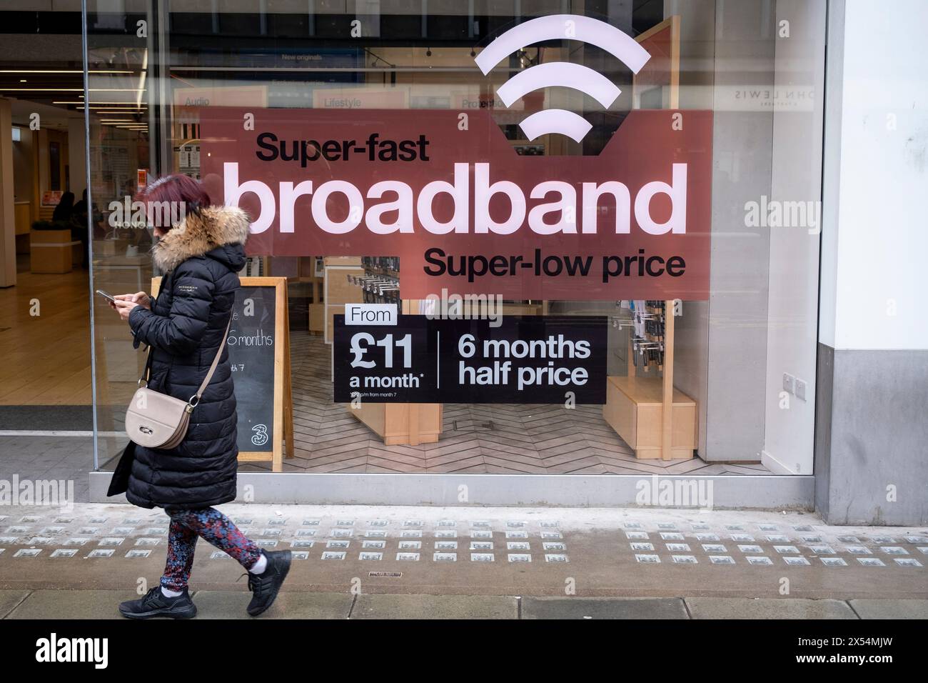 Store on Oxford Street offering super-fast broadband services on 6th ...