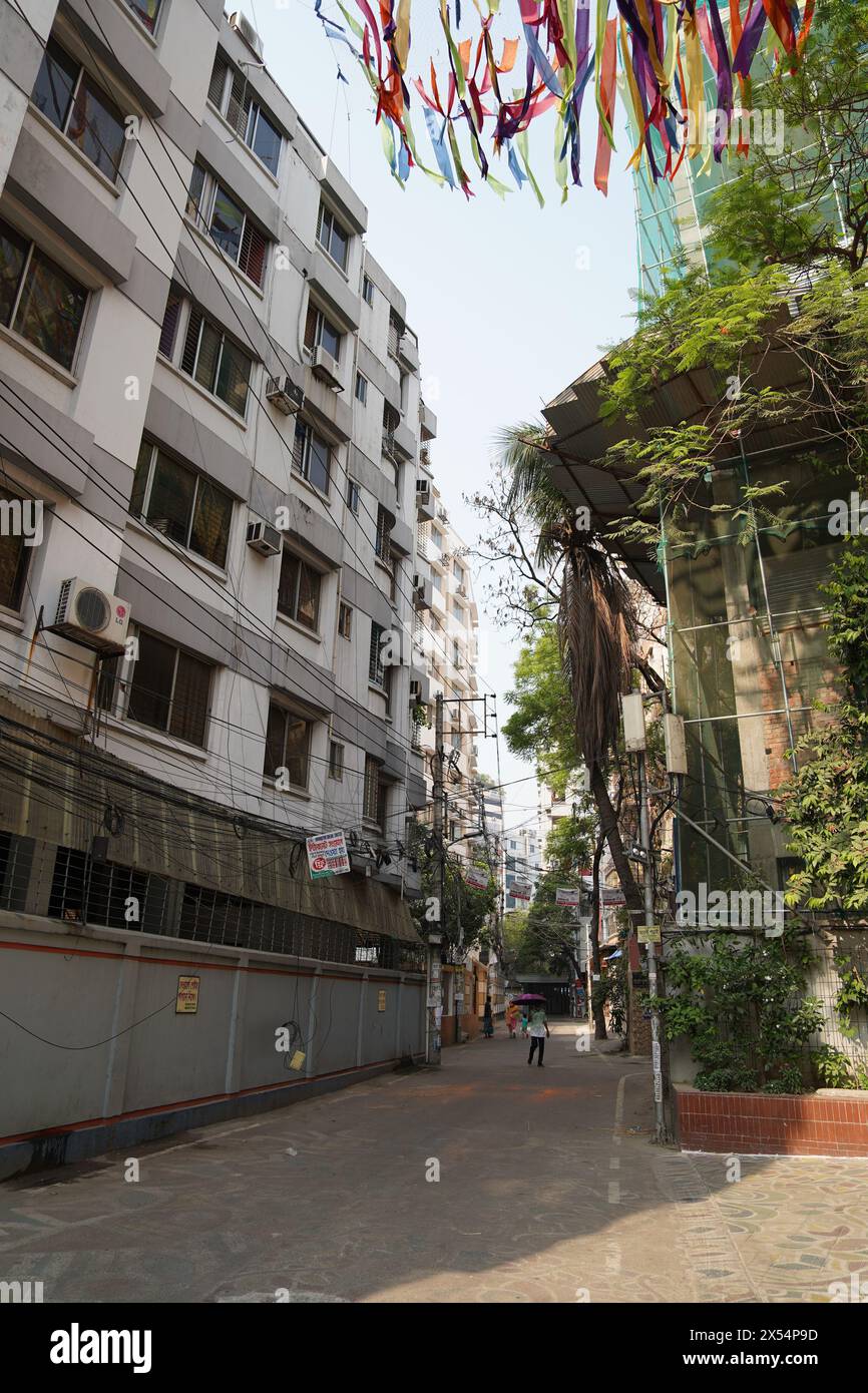 Mymensingh Road, Dhaka, Bangladesh Stock Photo - Alamy