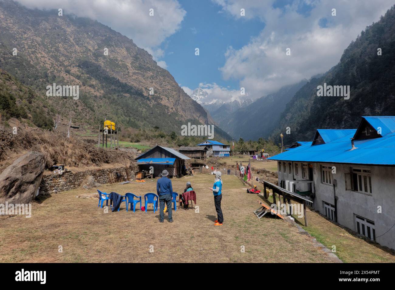 Teahouse trekking to Kangchenjunga (Kanchenjunga) , Gyabla, Nepal Stock ...