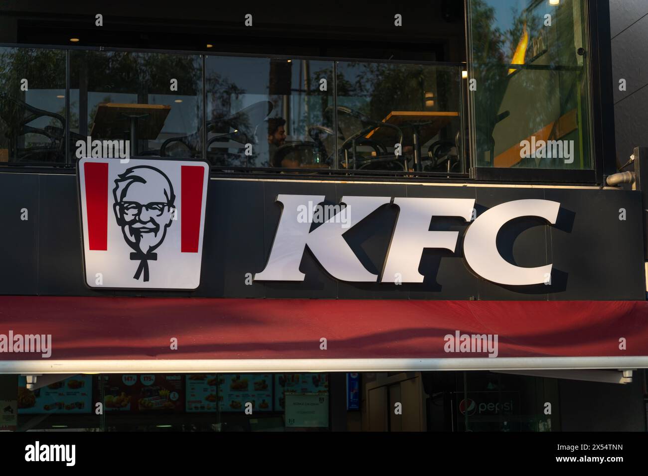 Kfc fast food restaurant counter hi-res stock photography and images ...