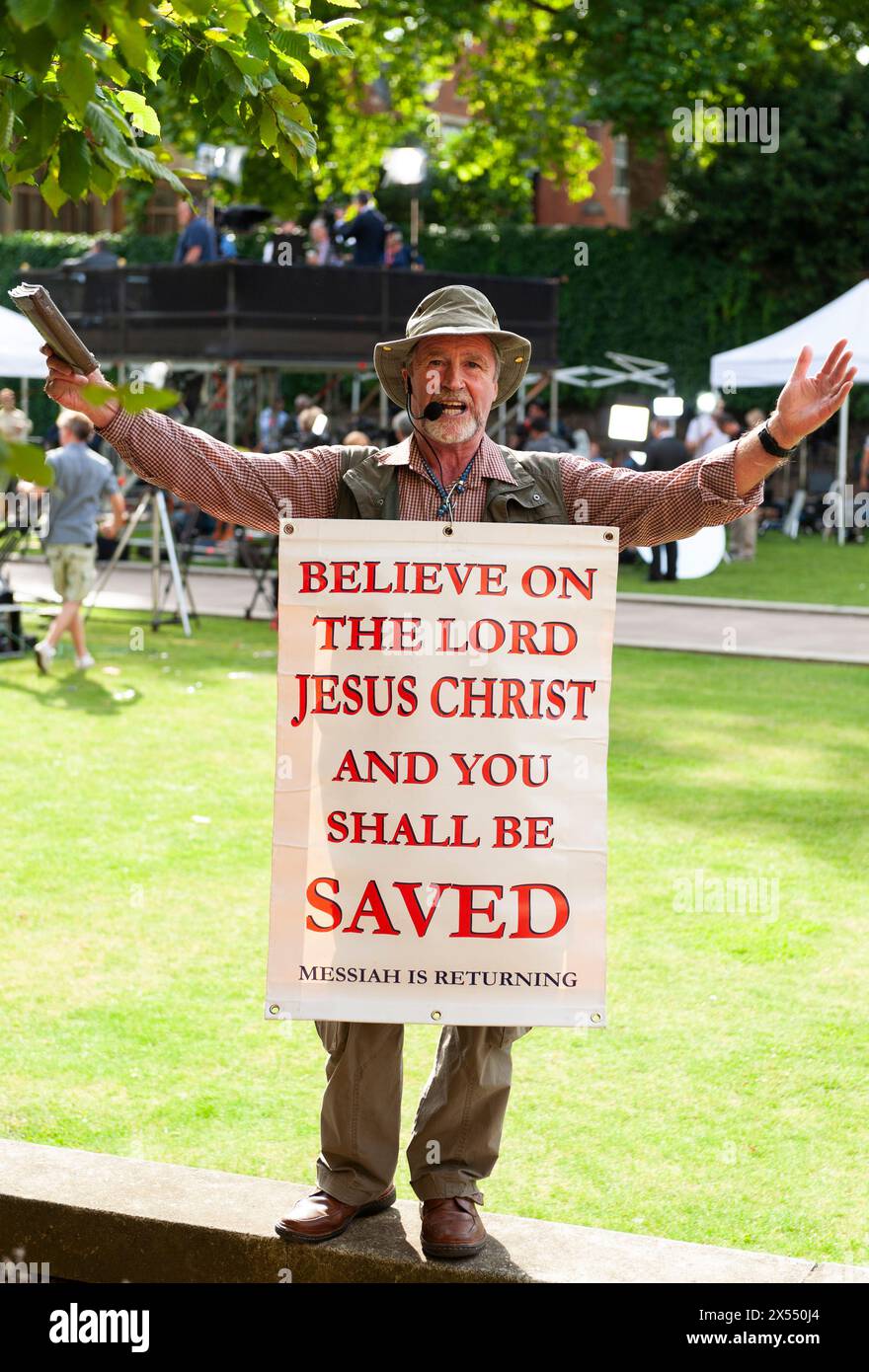 Street preacher uk hi-res stock photography and images - Alamy