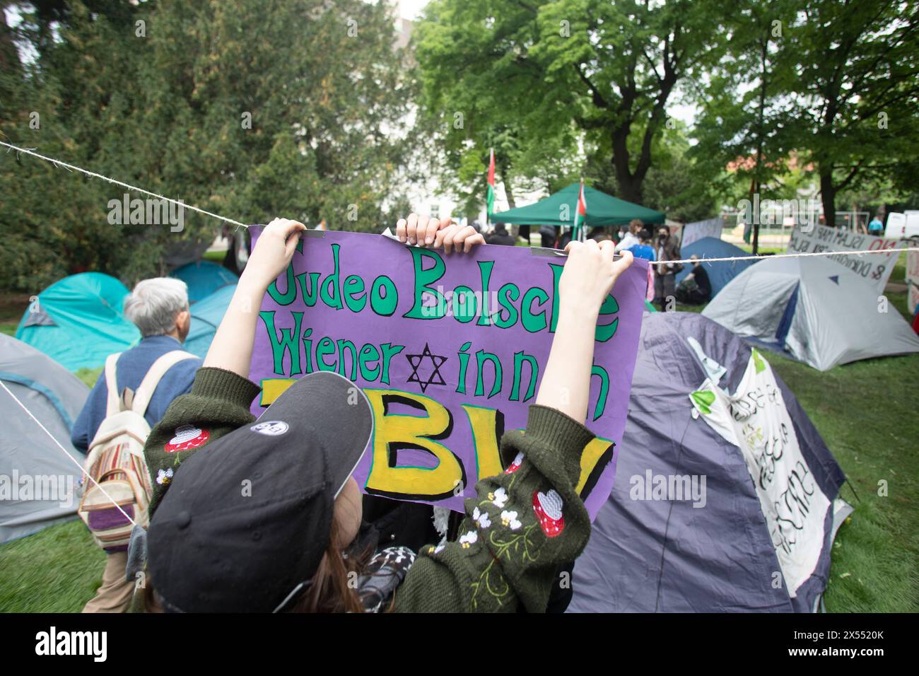 AUSTRIA; VIENNA; 20240507; Participants of a student pro-Palestinian ...