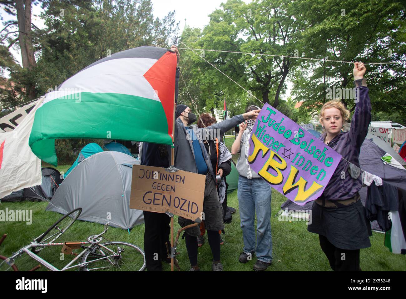 AUSTRIA; VIENNA; 20240507; Participants of a student pro-Palestinian ...