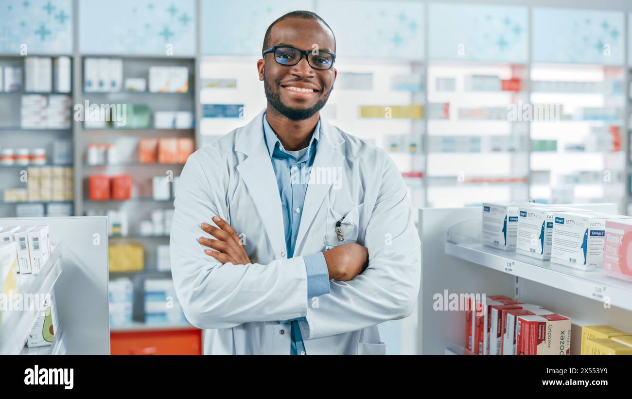 Pharmacist wearing lab coat hi-res stock photography and images - Alamy