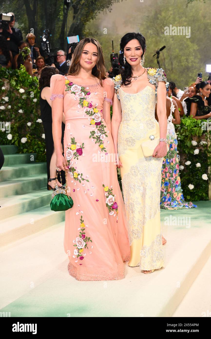 Grace Murdoch (left) and Wendi Murdoch attending the Metropolitan ...