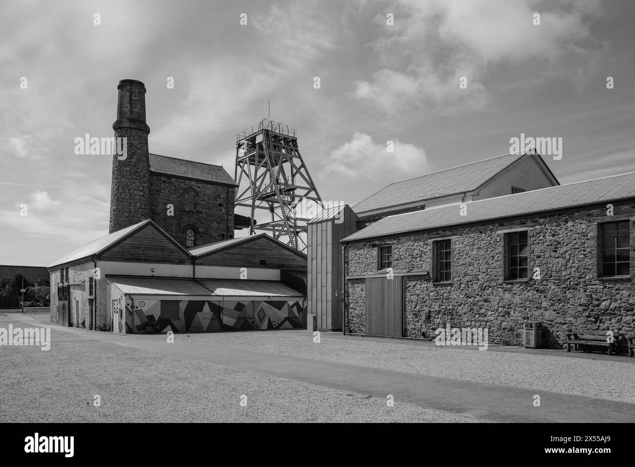 HEARTLANDS POOL CAMBORNE WORLD HERITAGE SITE MINING ENGINE HOUSE Stock ...