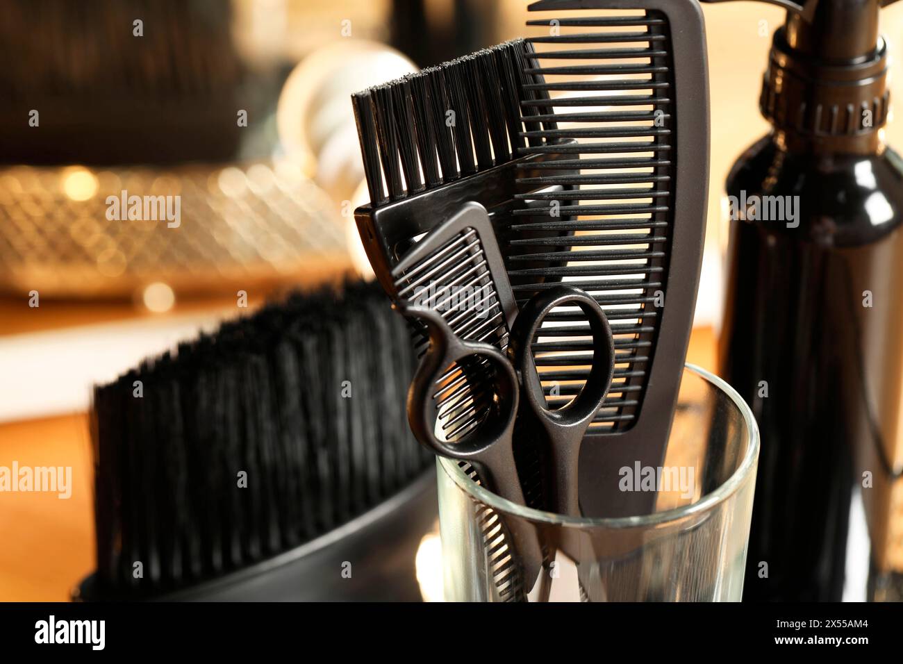 Beauty salon tools hi-res stock photography and images - Alamy