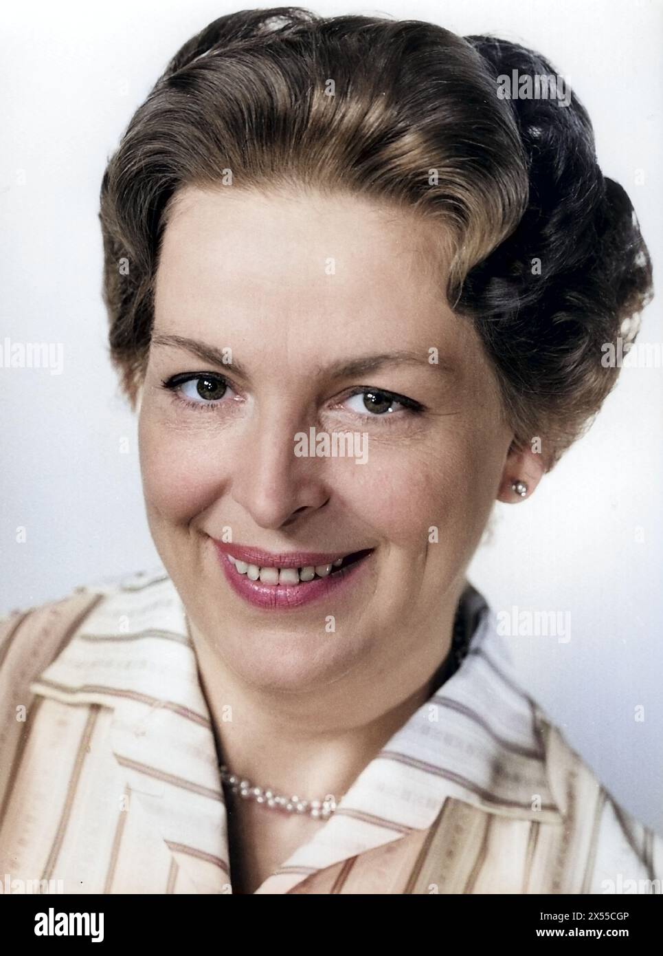 Aretin, Annette von, 23.5.1920 - 1.3.2006, German presenter, portrait ...