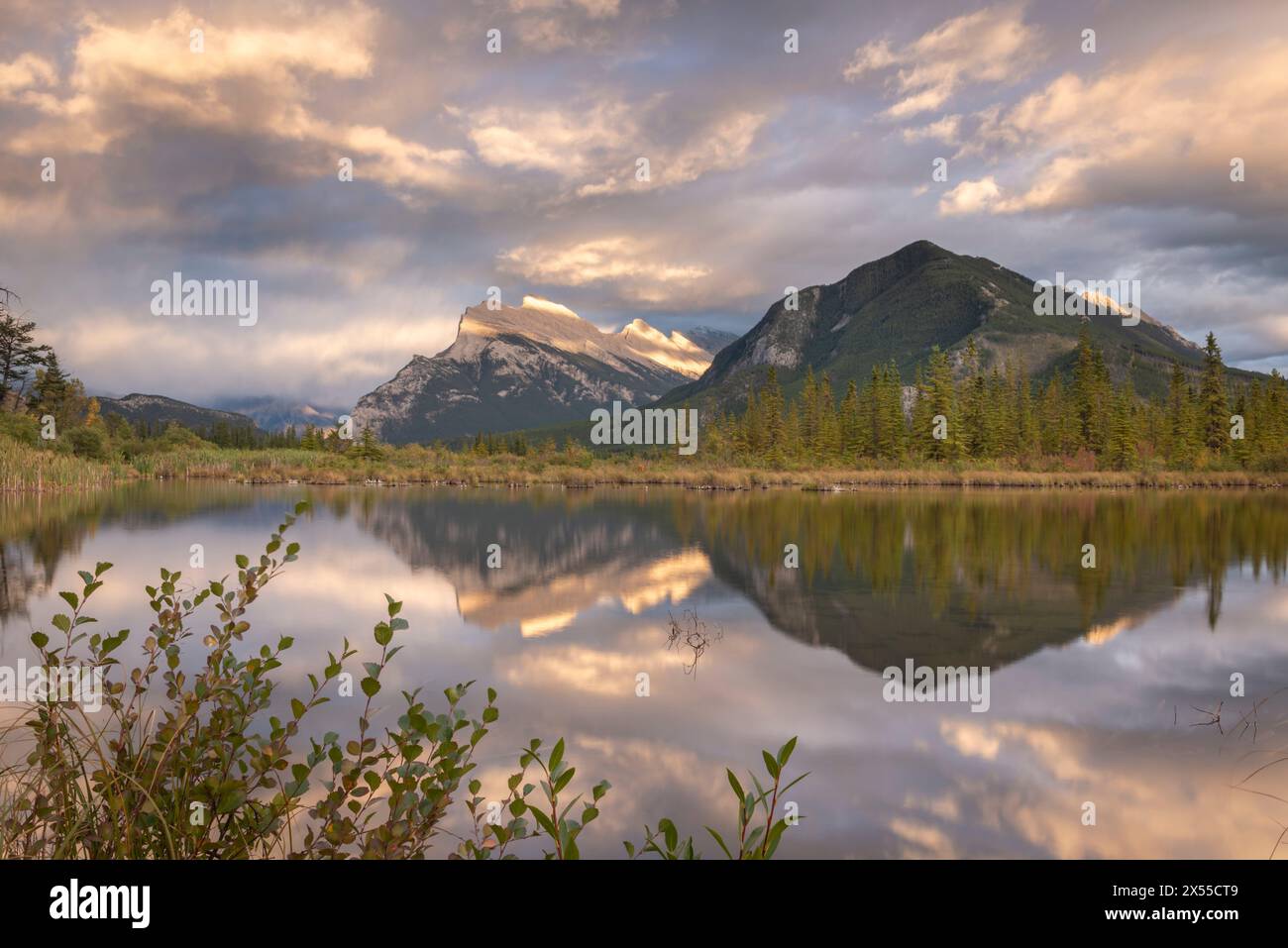 Reflections of Mount Rundle in Vermillion Lakes in the Canadian Rockies ...
