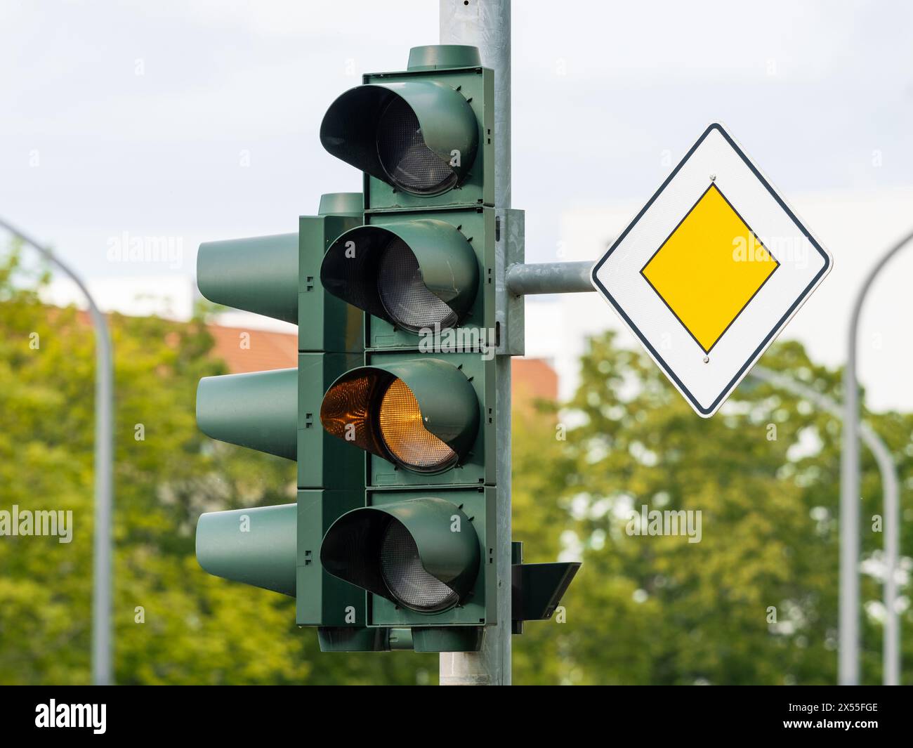 Priority road sign hi-res stock photography and images - Alamy