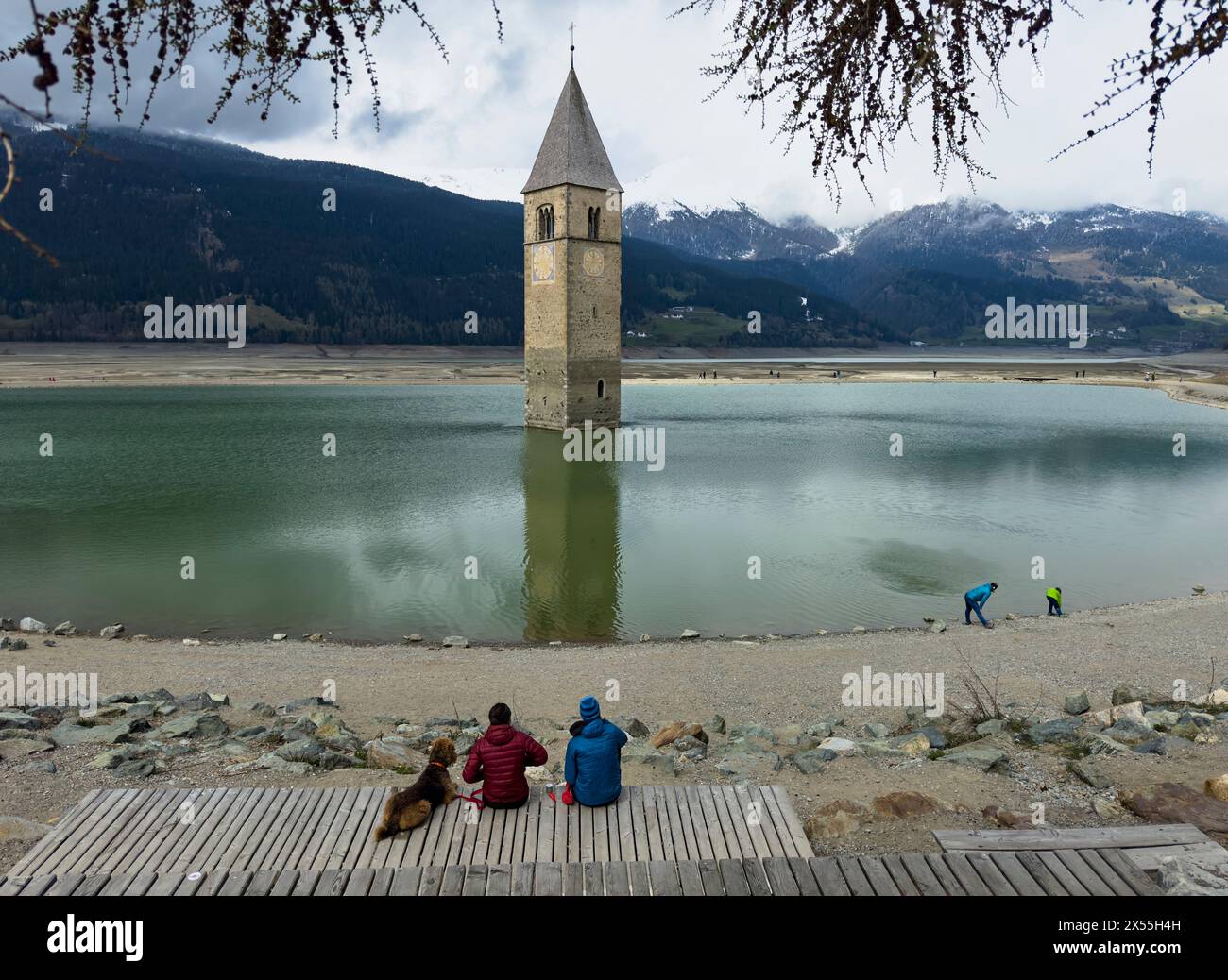 Reschen Am See, Italy. 27th Apr, 2024. Kirchturm von Altgraun in Lake ...