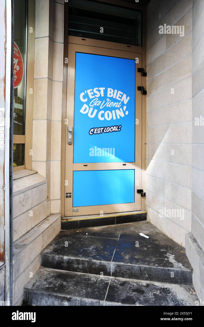 Old abandoned supermarket building hi-res stock photography and images ...