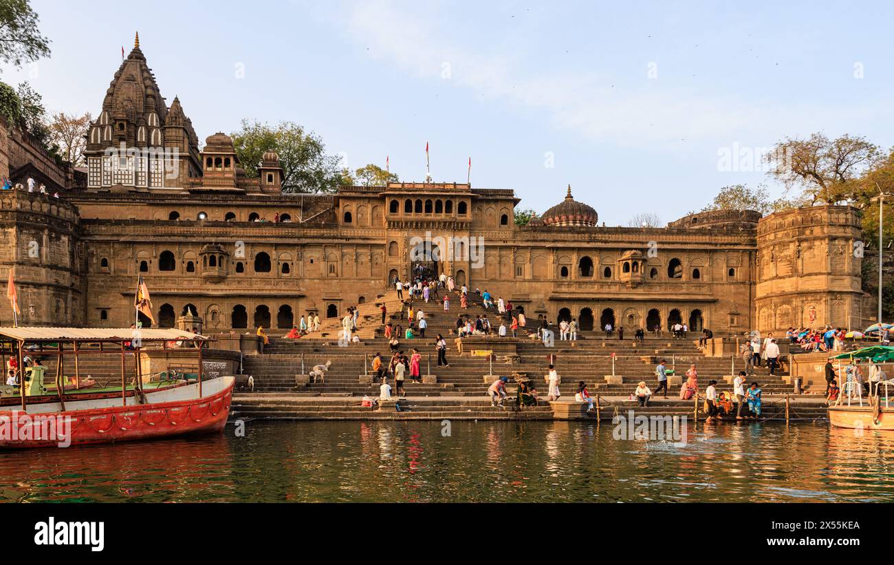 Ghats on narmada river hi-res stock photography and images - Alamy