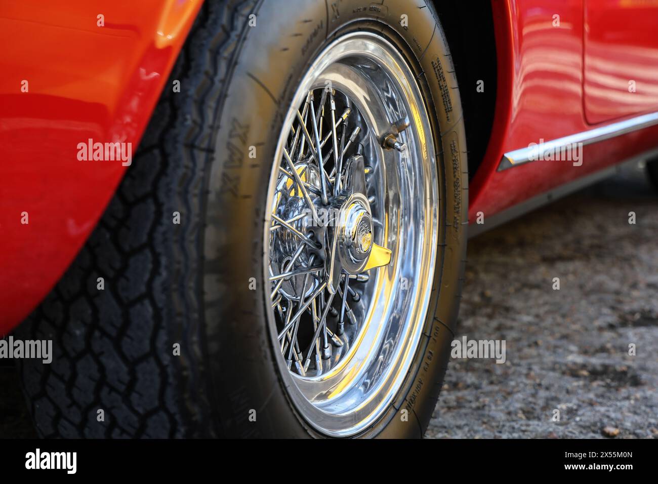 1965 Ferrari 275 Spider wire wheel Stock Photo - Alamy