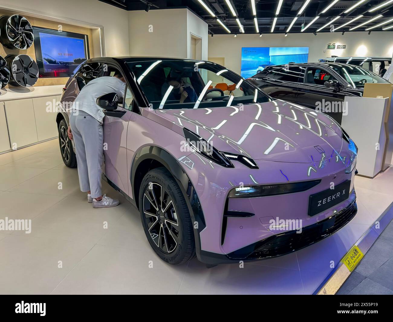 Shanghai china electric car hi-res stock photography and images - Alamy