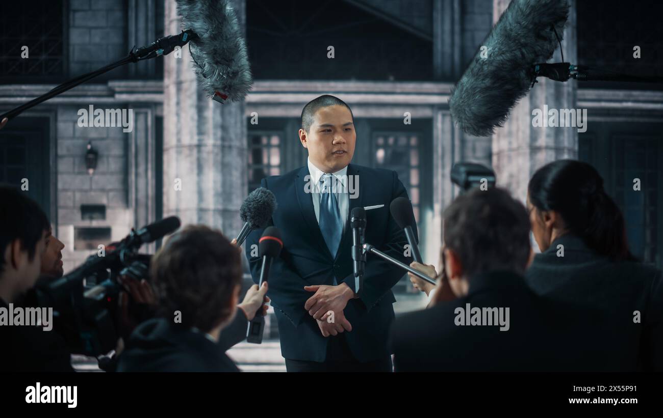 Businessman speech outside hi-res stock photography and images - Alamy