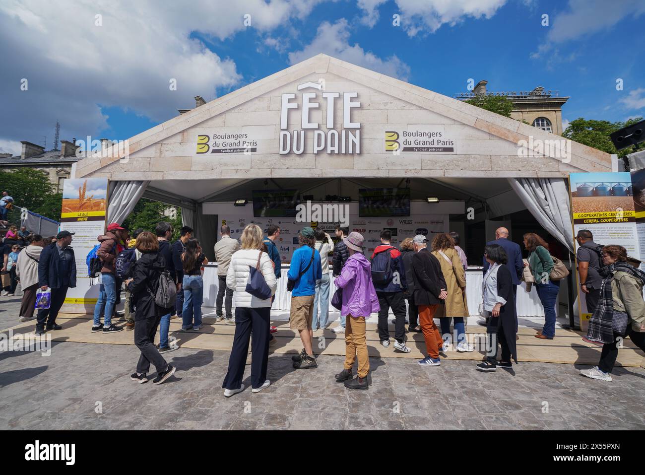 Paris, France. 7 May, 2024. Visitors at the Paris bread festival (Fête ...