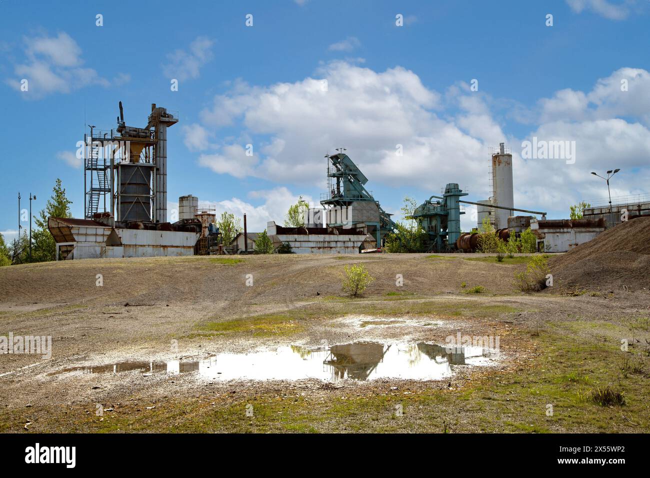 Abandoned mine factory in desert hi-res stock photography and images ...