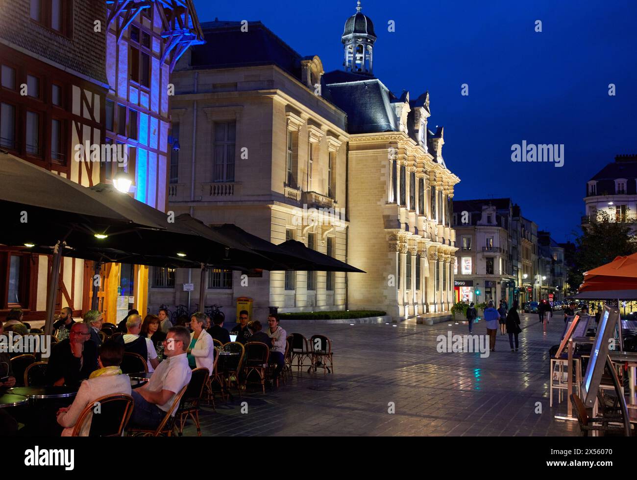 Hotel de Ville, Place Alexandre Israël, Troyes, Champagne-Ardenne ...
