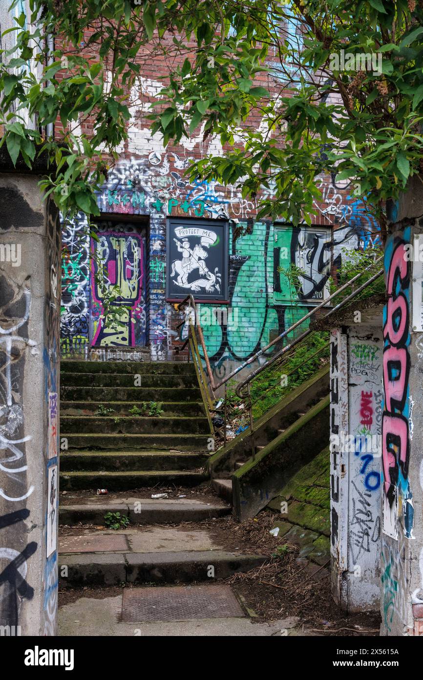 Graffiti on stairs hi-res stock photography and images - Alamy