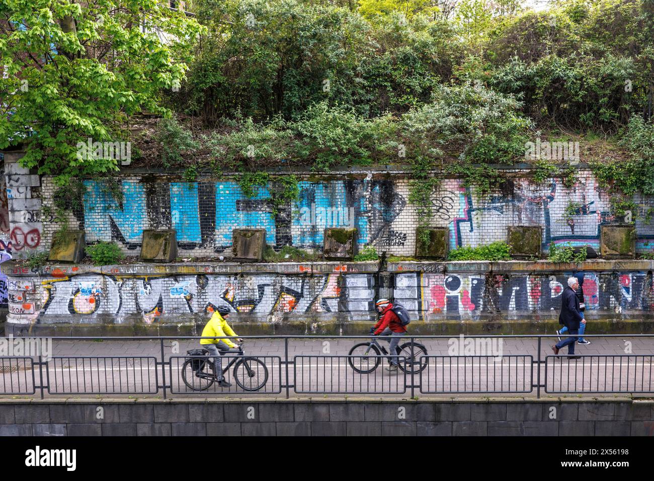 graffiti on a wall on Gladbacher street, Cologne, Germany. Graffiti an ...
