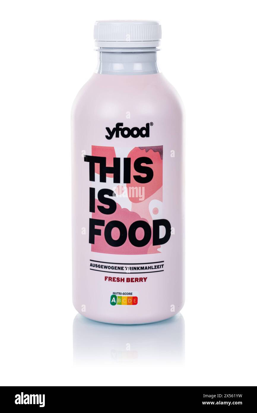yfood This is Food Fresh Berry Geschmack Trinkmahlzeit freigestellt vor ...