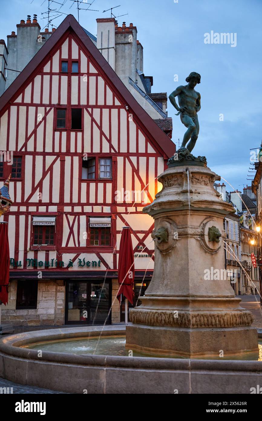 Statue of Bareuzai, Place Francois Rude, Dijon, Côte d´Or, Burgundy ...