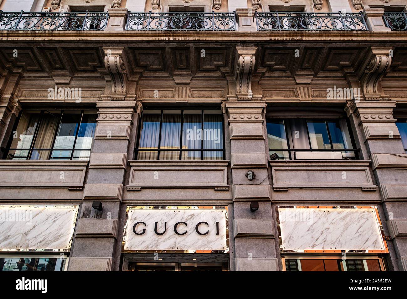Luxury storefront hi-res stock photography and images - Alamy