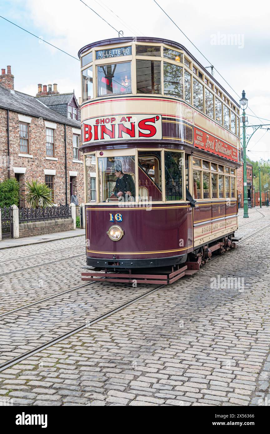 Operational vintage Sunderland Corporation Tram at the Beamish Museum ...