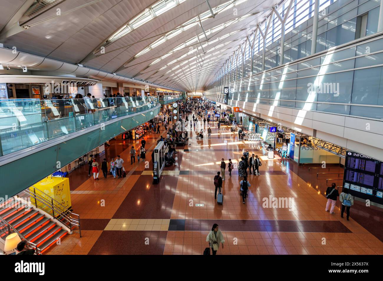 JAL Japan Airlines Airbus A350-900 Flugzeug Flughafen Tokyo Haneda in ...