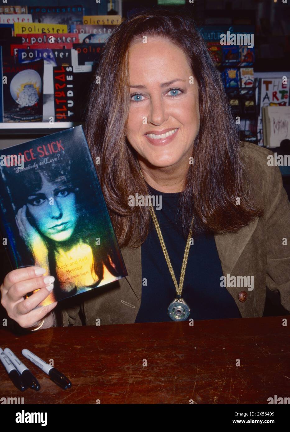 Grace Slick signing her autobiography "Somebody to Love?" at Tower ...
