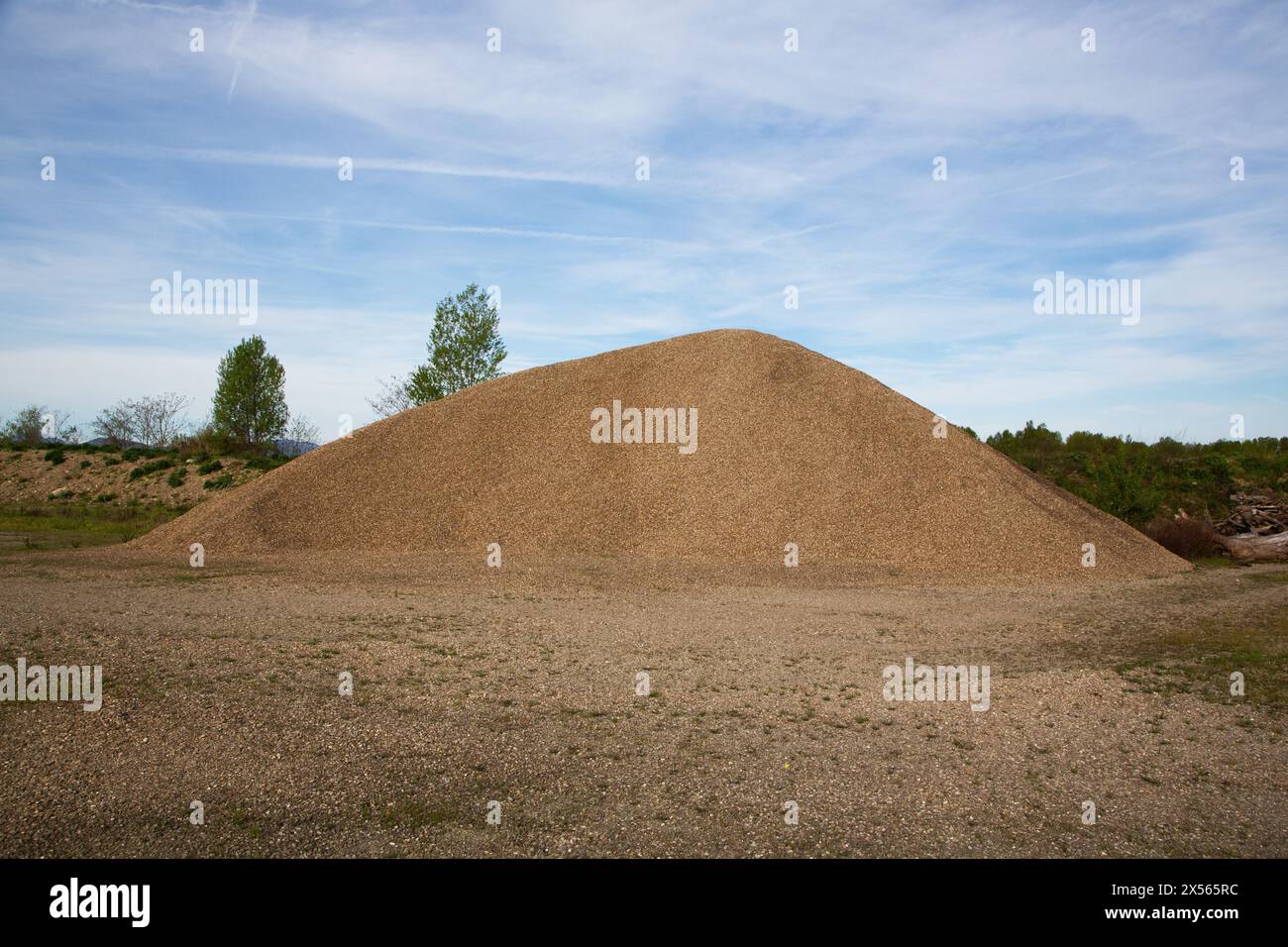 Pile of crusher run gravel landscape Stock Photo - Alamy