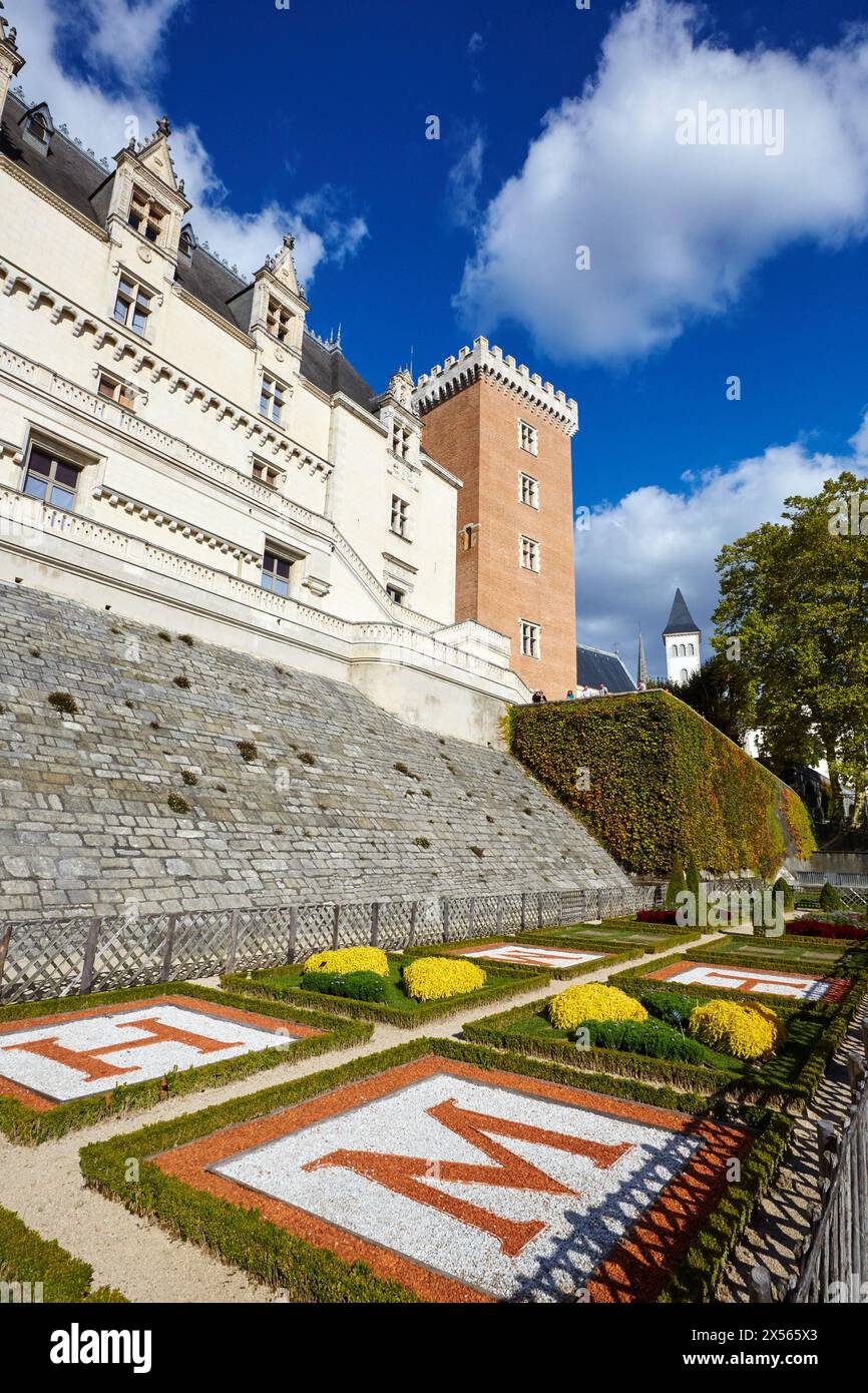 Chateau de Pau (Pau Castle), Pau, Pyrenees - Atlantiques, Aquitaine ...