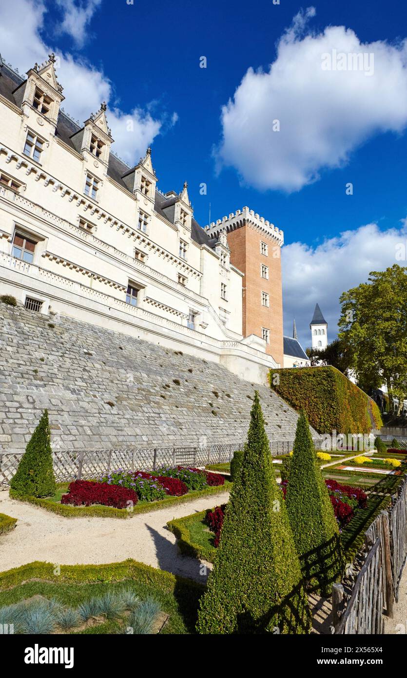 Chateau de Pau (Pau Castle), Pau, Pyrenees - Atlantiques, Aquitaine ...