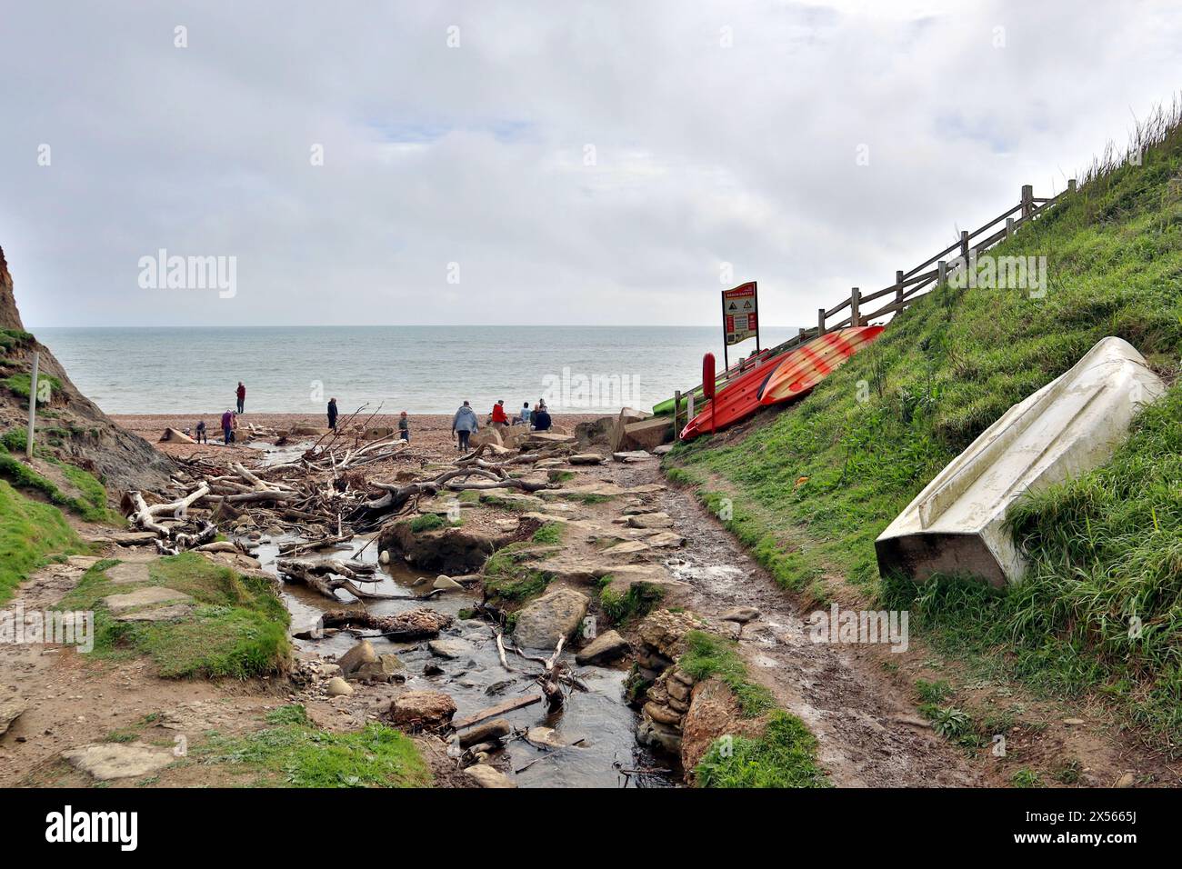 Eype river hi-res stock photography and images - Alamy