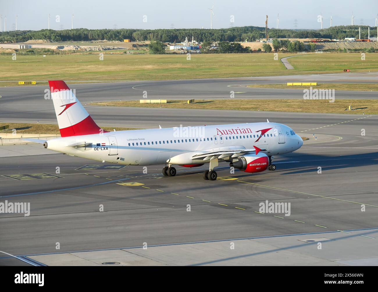 Austrian Airlines (is the flag carrier of Austria), Airbus A320 ...