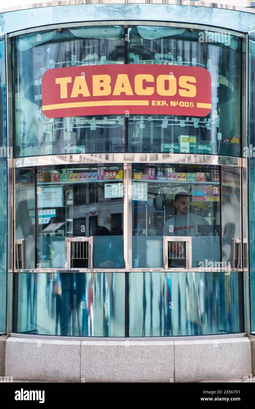 Tabacos shop store spain hi-res stock photography and images - Alamy