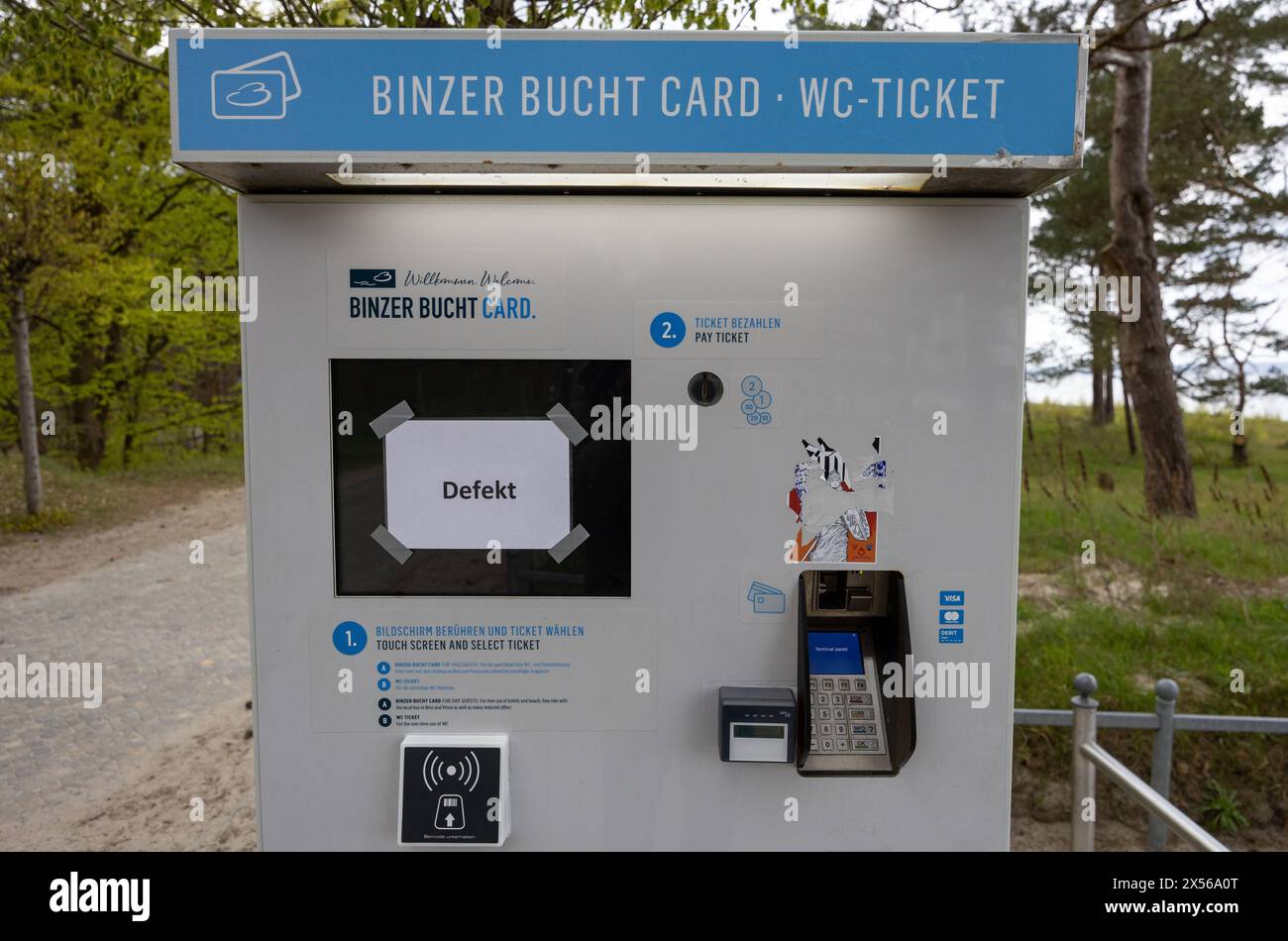 Defekter Kurtaxe-Auromat Der Zettel DEFEKT klebt auf einem ...