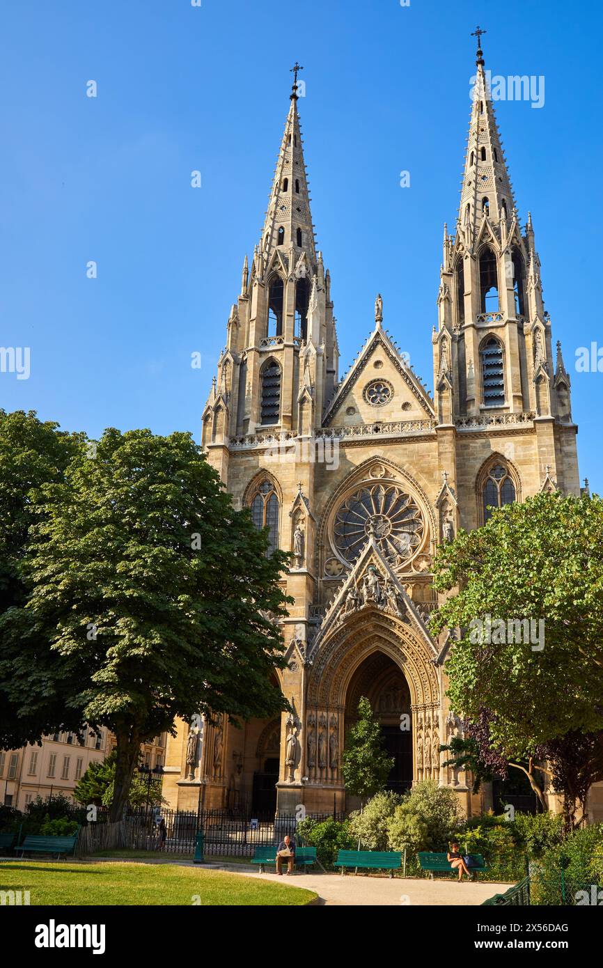 Basilique Sainte-Clotilde, Square Samuel Rousseau, Paris, France Stock ...