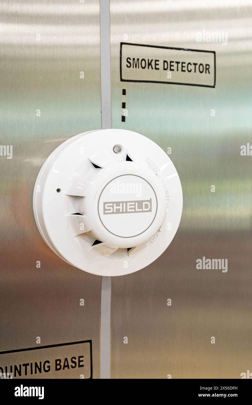 A smoke detector fire alarm, smoke detector on Wall Stock Photo - Alamy