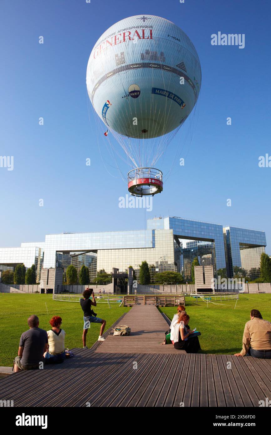 Ballon de Paris. Parc André Citroën. Paris. France Stock Photo - Alamy