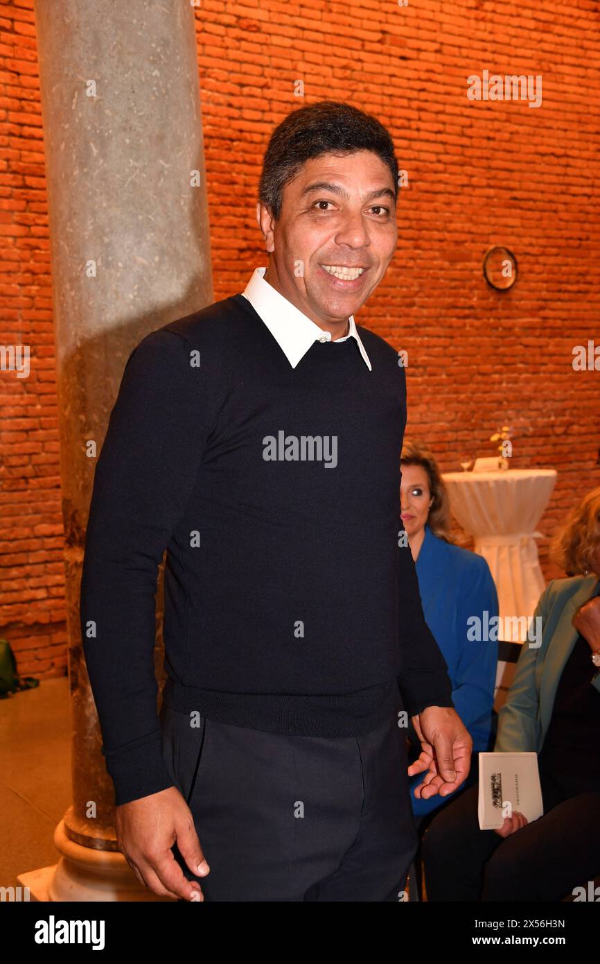 Giovane Elber / Verleihung der Bayerischen Staatsmedaille für soziale ...