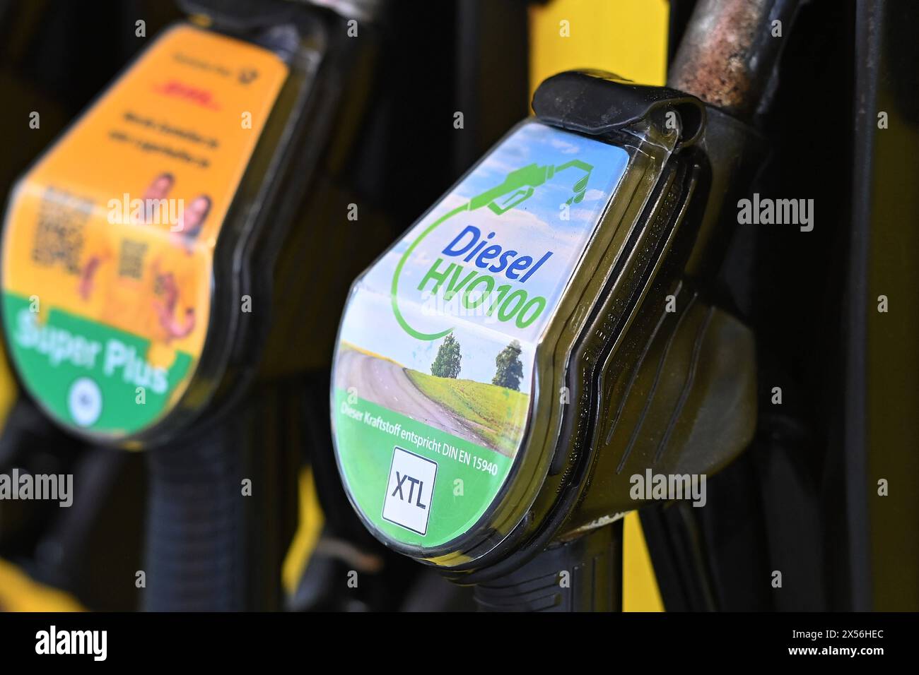 Erdoel tank hi-res stock photography and images - Alamy