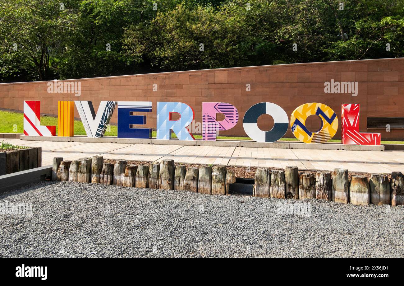 Liverpool sign near Albert Dock Stock Photo - Alamy