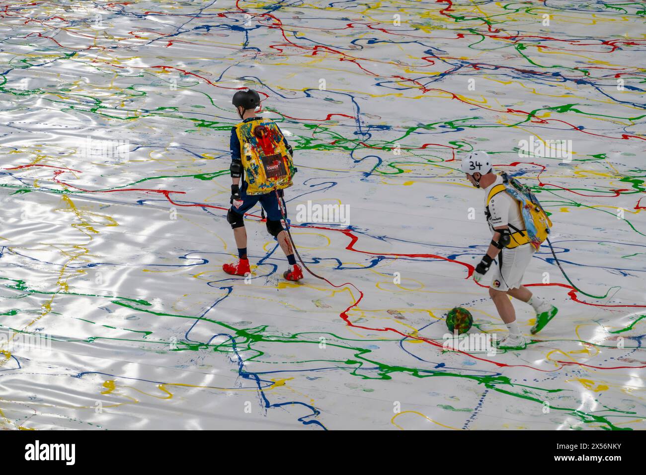 World record in the arena at Schalke, the largest painting in the world ...
