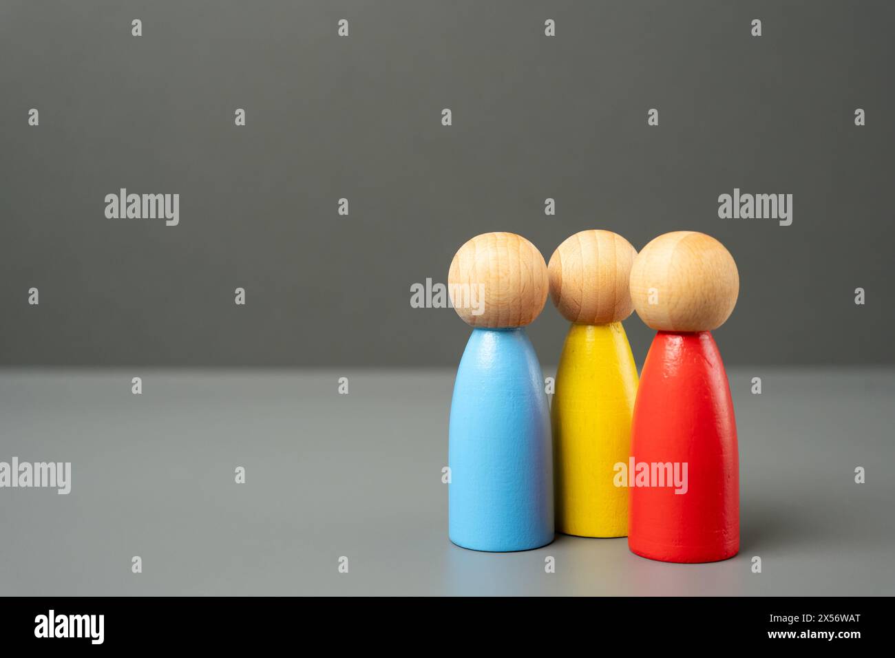 Teamwork building exercises hi-res stock photography and images - Alamy