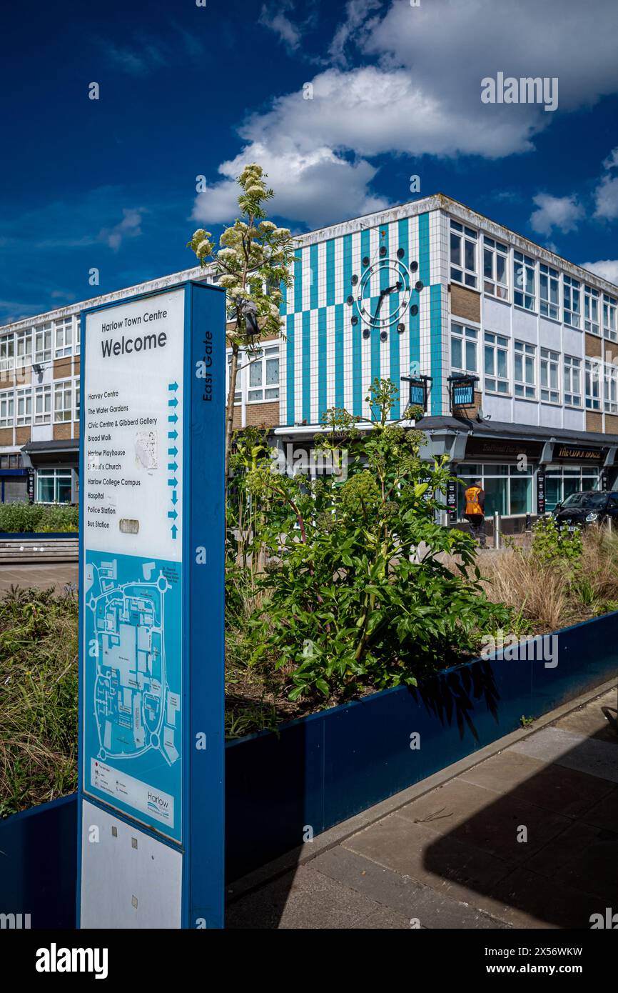 Harlow Market Square Clock in Harlow New Town. Frederick Gibberd (1908 ...