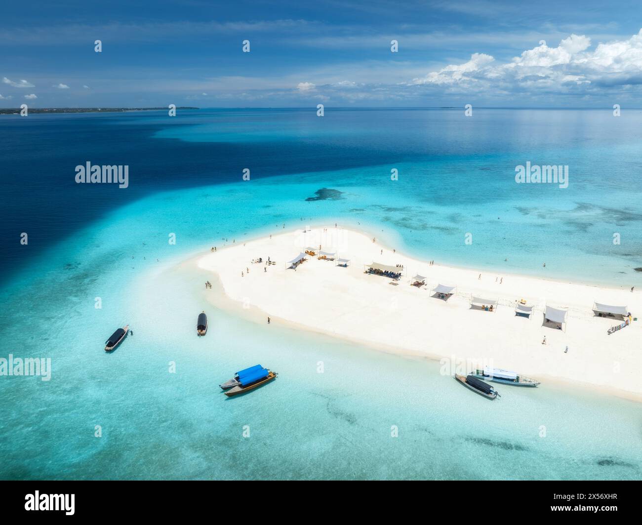 Aerial view of island, sandbank in blue sea, white sand, boats Stock ...