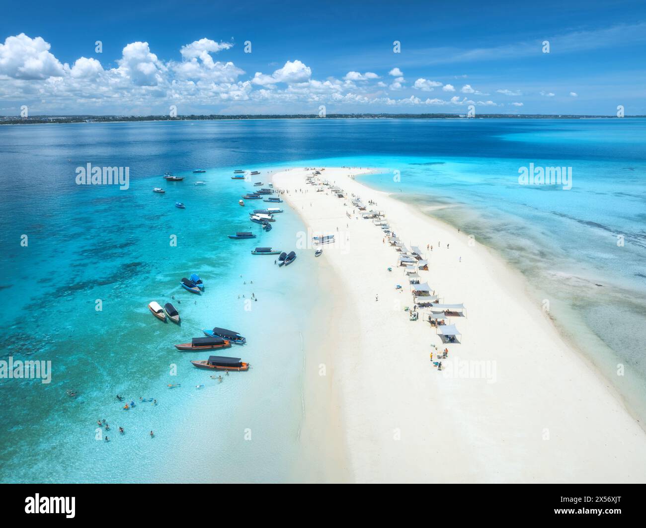 Aerial view of island, sandbank in blue sea, white sand, boats Stock ...
