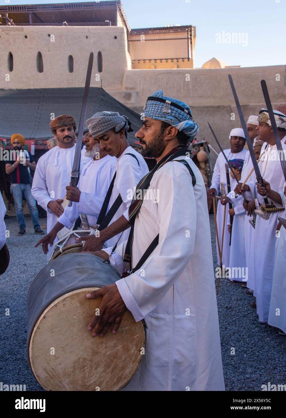 Traditional Omani sword (khanjar) dance, Nizwa, Oman Stock Photo - Alamy